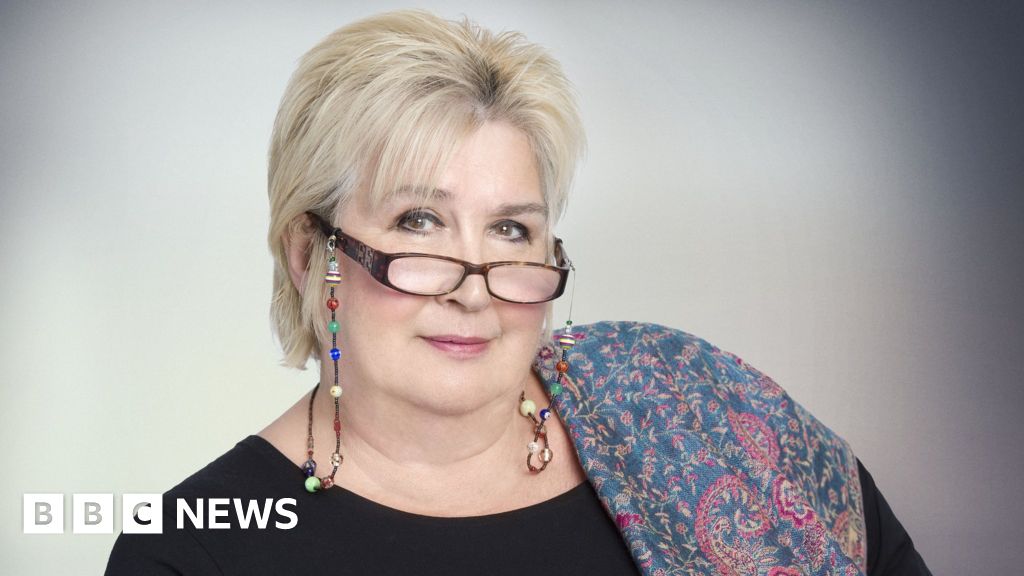Jenni Murray: 'I had 75% of my stomach removed' - BBC News