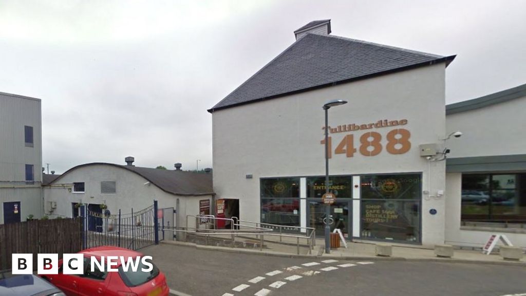 £12,000 malt stolen in Blackford distillery raid - BBC News