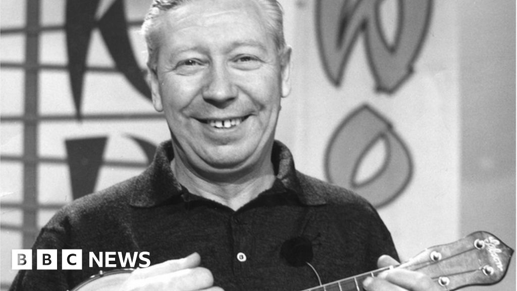 George Formby fan hid '£19,000 ukuleles' from wife