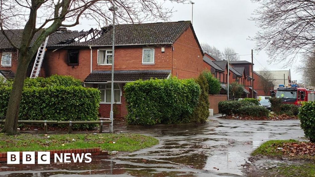 Wolverhampton house fire: Residents flee early morning blaze