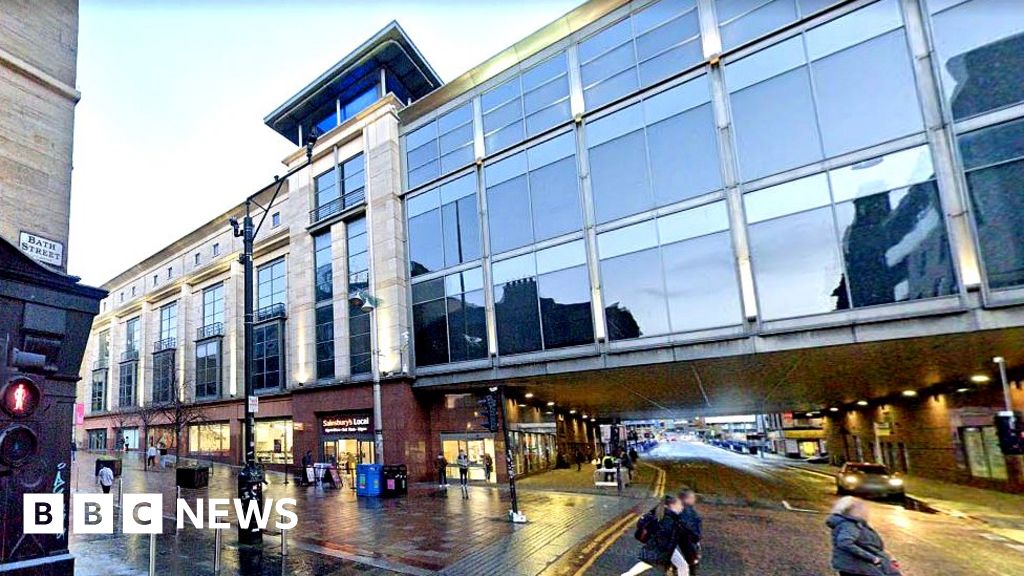 'Frightening' sex attack on woman in Glasgow city centre