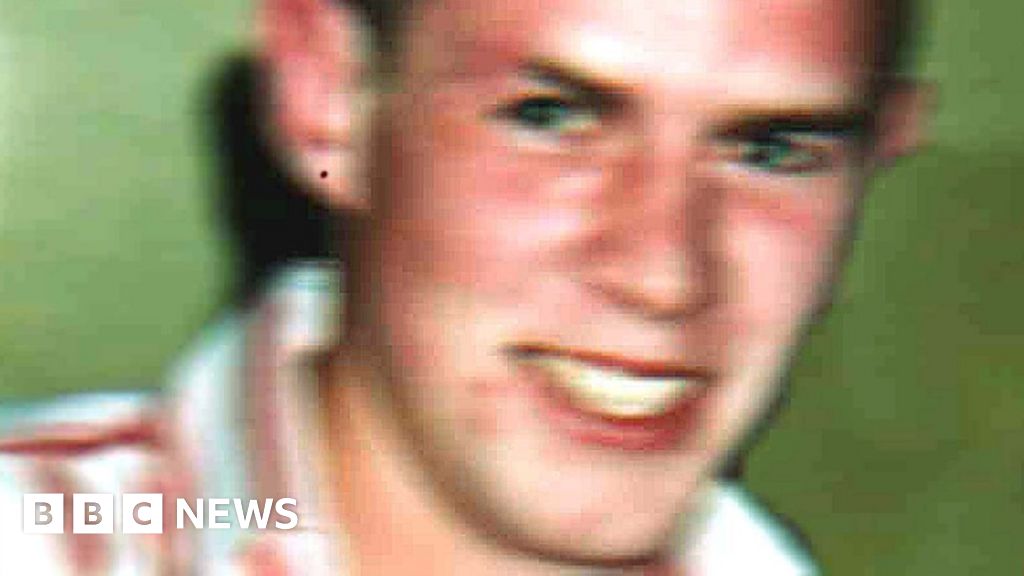 Paul Quinn: Why does his murder still hang over Sinn Féin? - BBC News