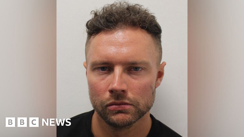 Met Police officer Thomas Andrews jailed for assaulting woman - BBC News