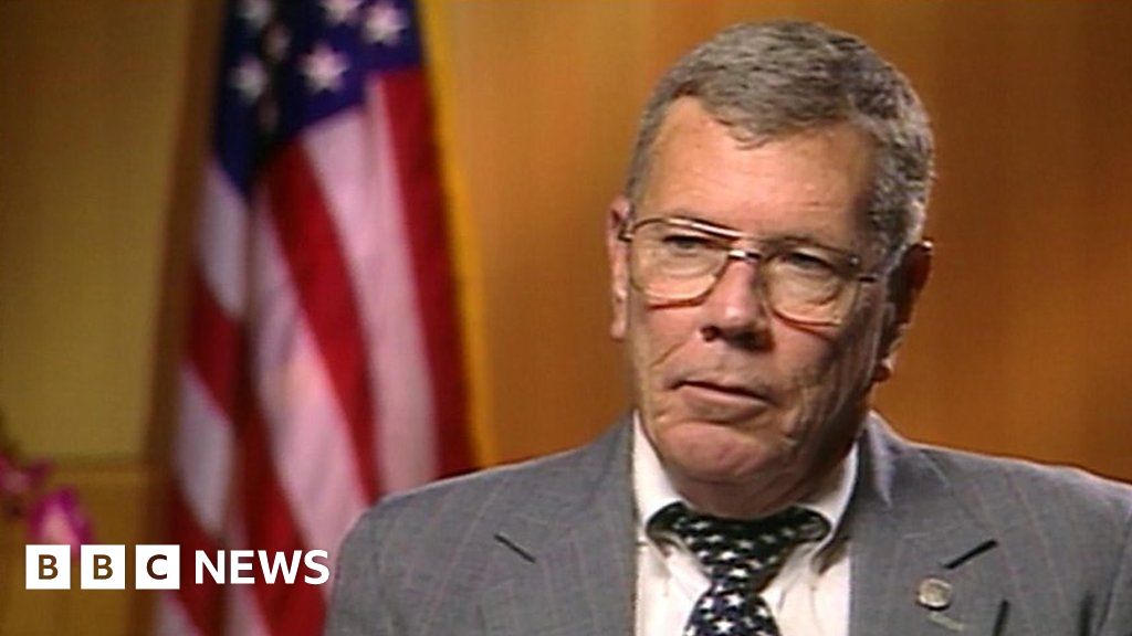 My Lai massacre hero Hugh Thompson on being shunned - BBC News