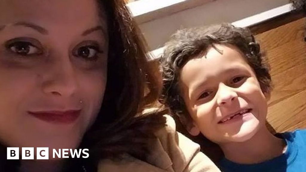 US mum's anguish over nine-year-old son's suicide - BBC News