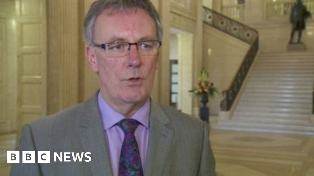 UUP leader Mike Nesbitt to make 'significant announcement' - BBC News