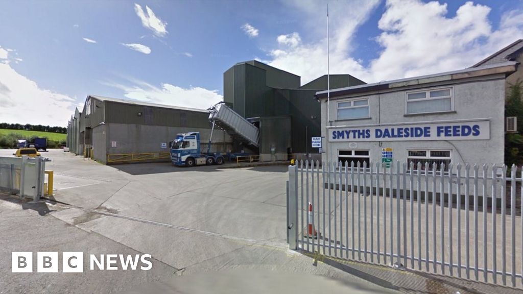 Fane Valley buys Donegal animal feed firm for £15m - BBC News
