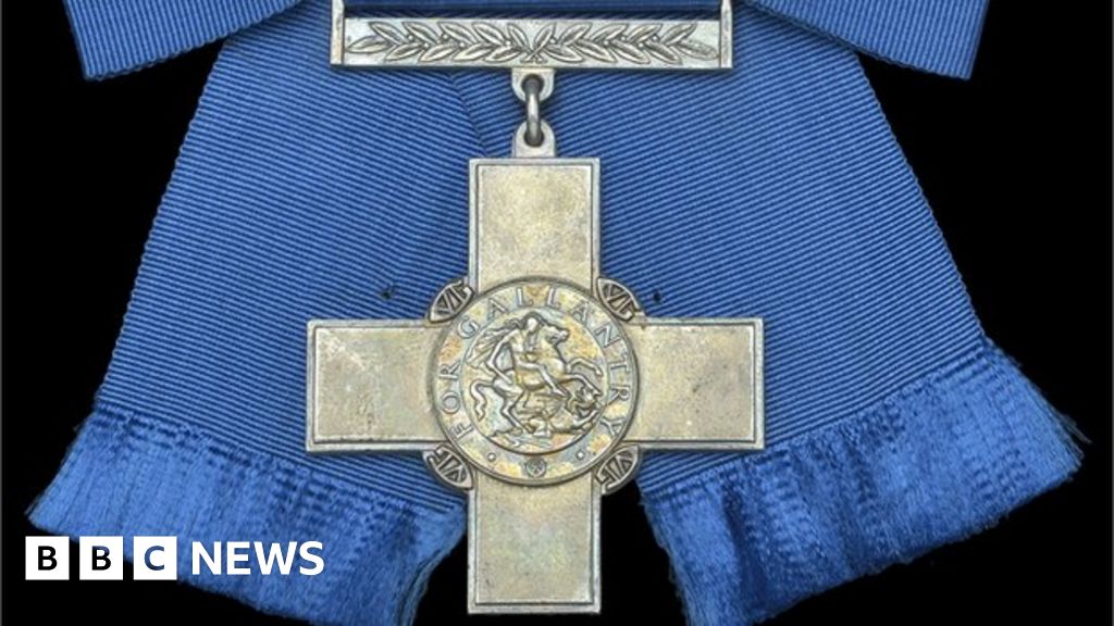 Violette Szabo's WW2 George Cross sold for £260k - BBC News