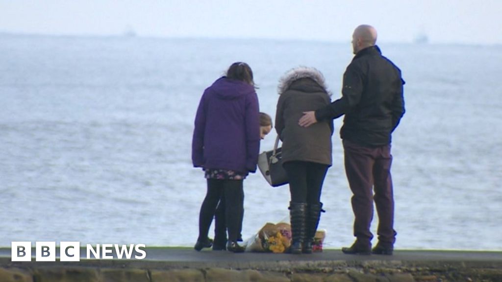 Caitlin Ruddy death: Mother warns of sea dangers - BBC News