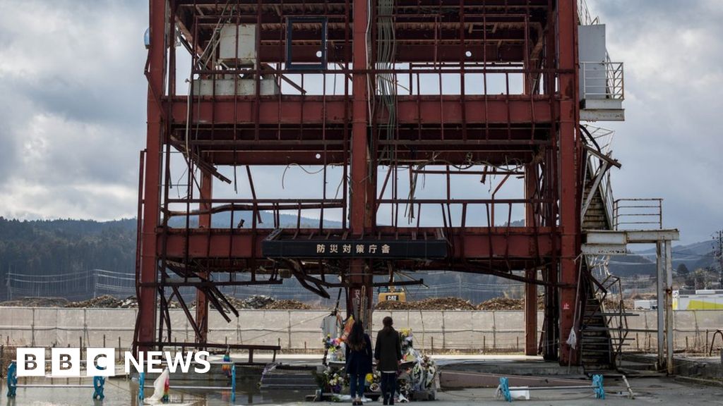 Shell of building to survive as Japan tsunami shrine - BBC News