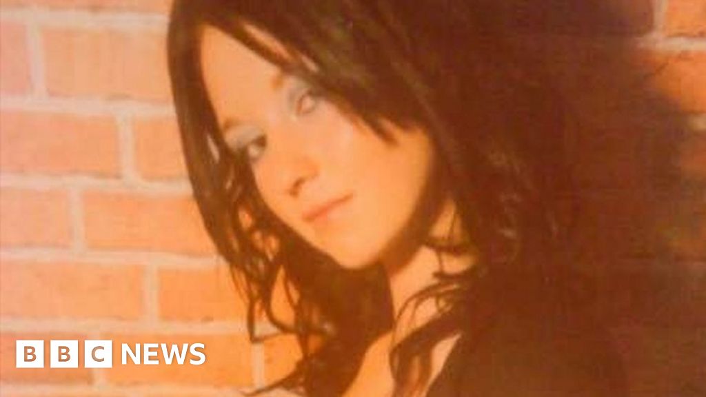 Emma Baum: Police criticised for domestic abuse response - BBC News