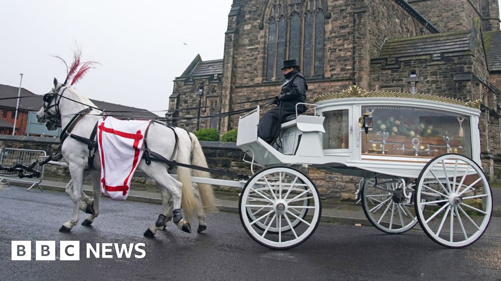 Elle Edwards: Shooting victim's family urge people to live with hope