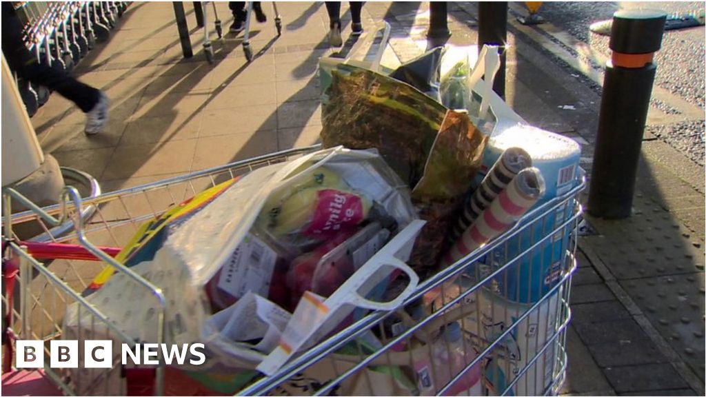 Cross-border shopping: How popular is it really? - BBC News