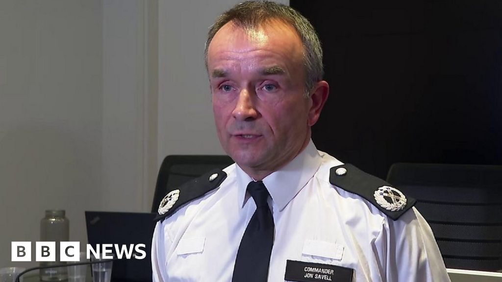 Clapham suspect Ezedi thought to be in the Thames, police say - BBC News