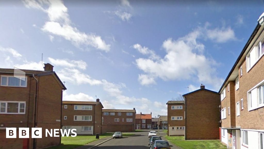 Blyth murder probe launched after street assault - BBC News