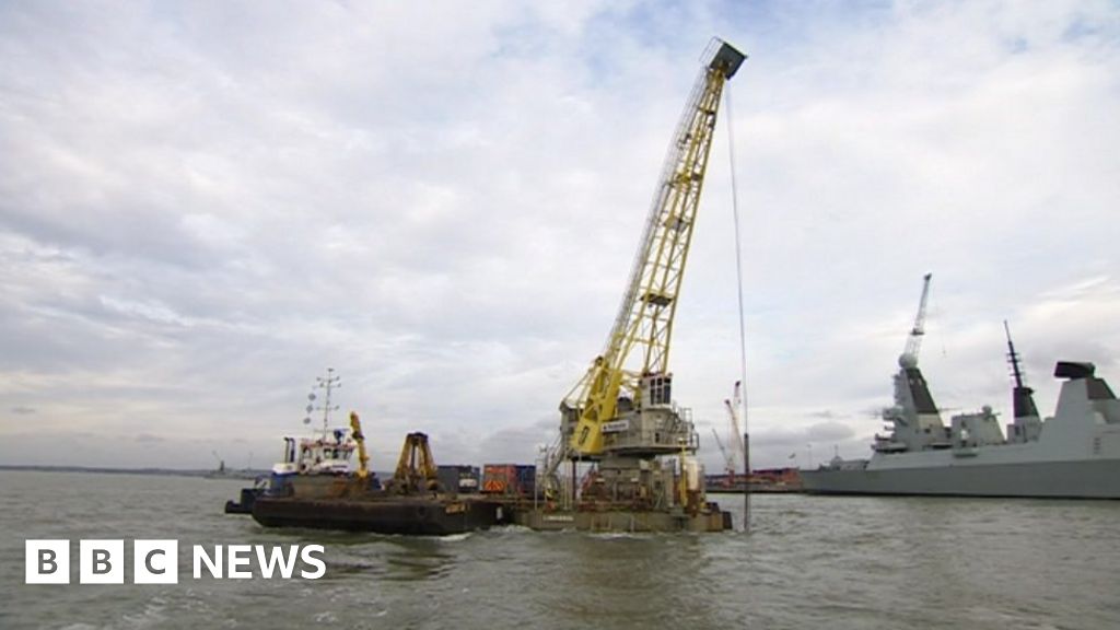 WW2 bomb prompts evacuation in part of Portsmouth - BBC News