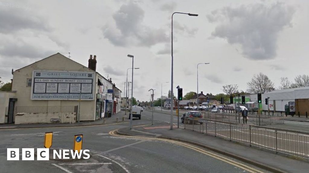 Warrington crash: PC will not face criminal charges over death - BBC News