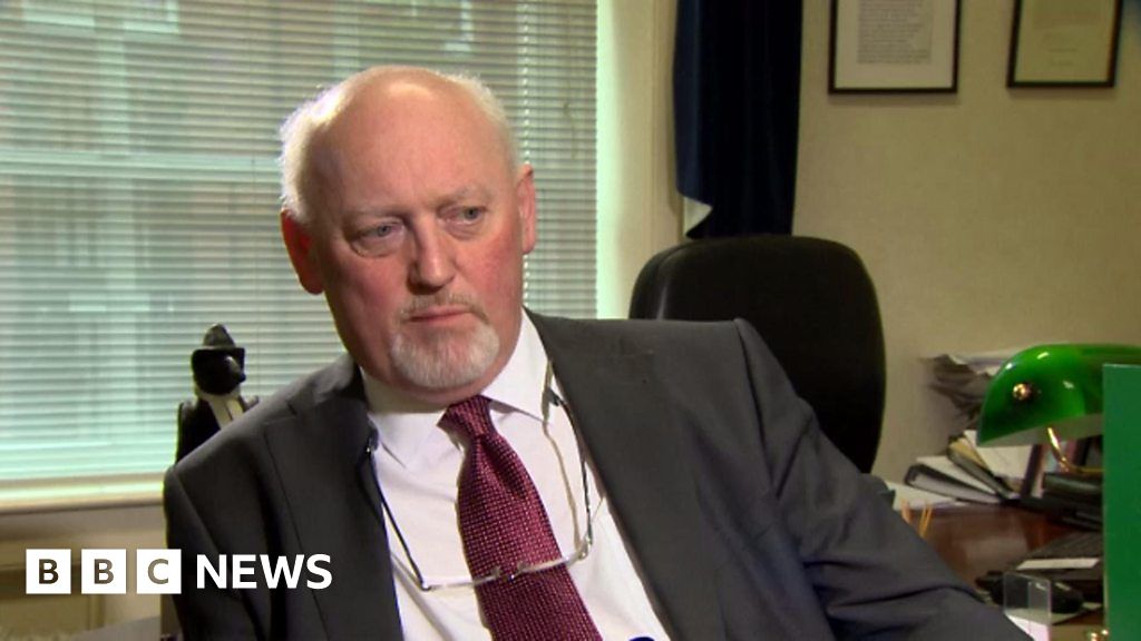 Domestic abuse: Judge would welcome NI law change - BBC News