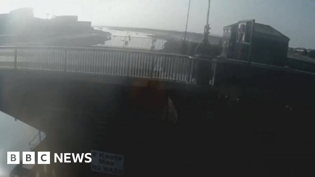 Robert Knowles first to be prosecuted over drone - BBC News