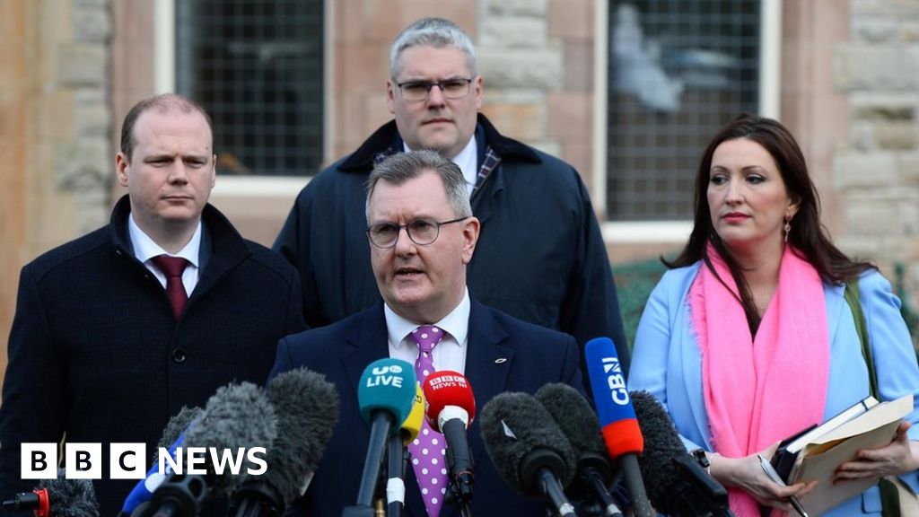 DUP: The 12 party members key to Stormont's return - BBC News