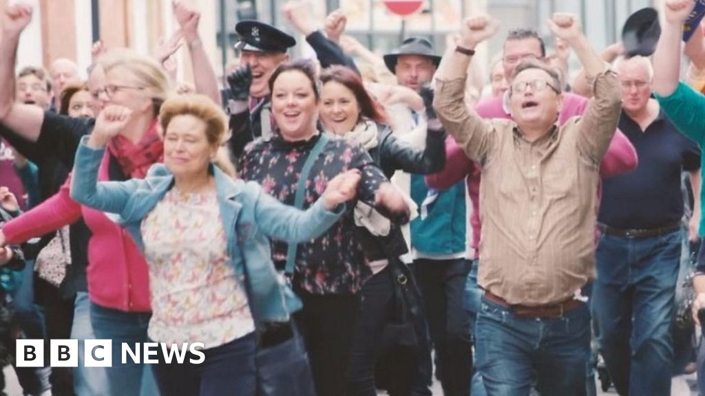 BBC Radio Sheffield: Station channels Pulp for 50th birthday - BBC News