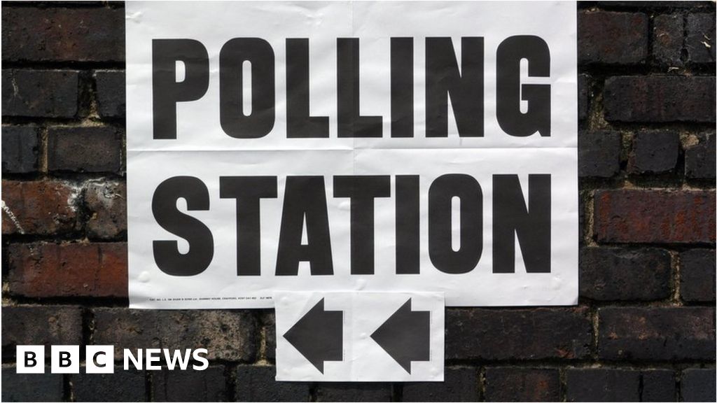 Election 2016: Polling stations open in Bristol - BBC News