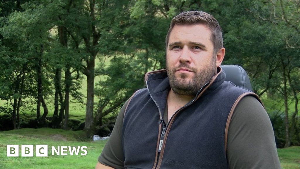Air ambulance: Fears Welshpool closure could cost lives - BBC News
