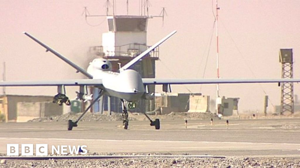 AI: Scientists fear robotic weapons - BBC News