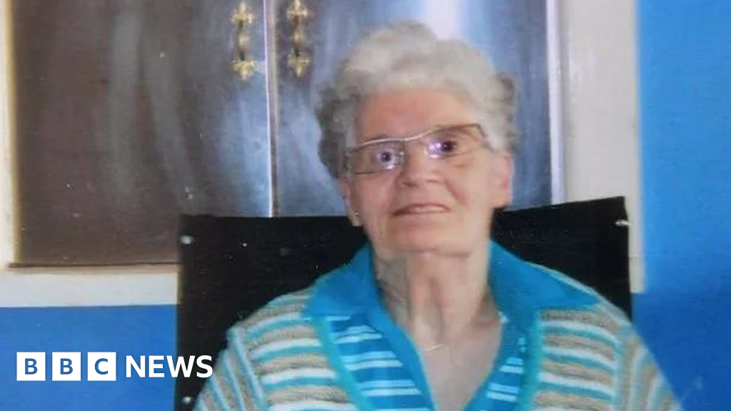Concerns over food at care home where woman died - BBC News