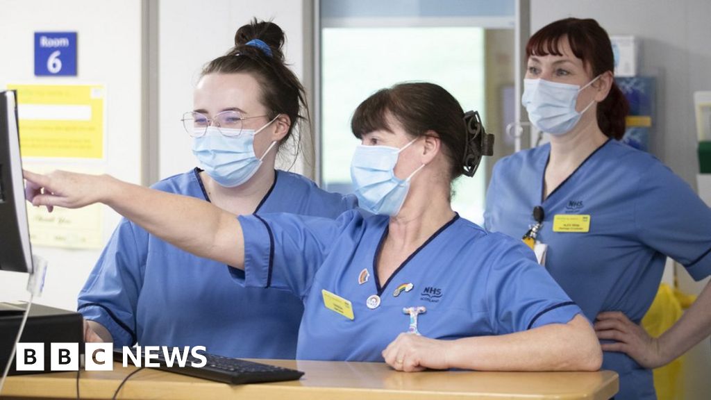 Nurses in Wales vote for strike action over pay - BBC News