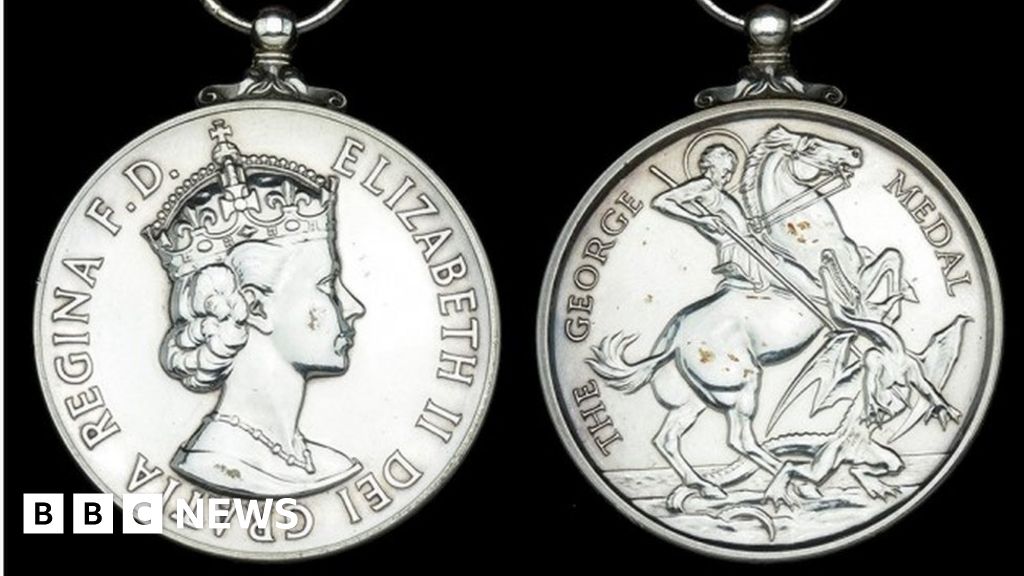 George Medal for saving Princess Anne from kidnap up for sale