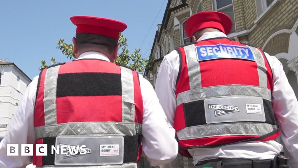 Private policing booms in London amid rise in retail crime - BBC News