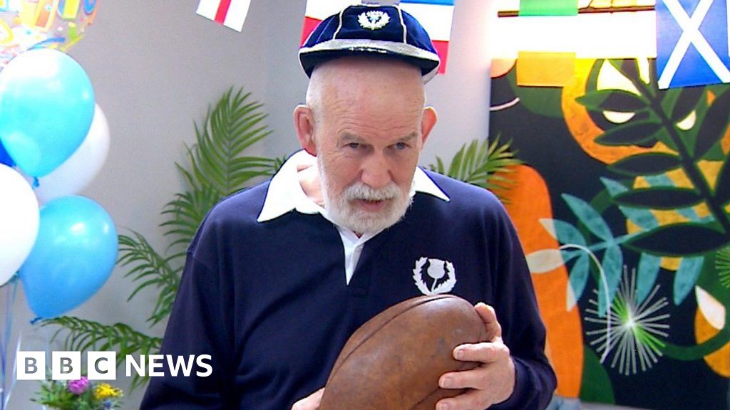 Jim Carswell given Scottish rugby cap 48 years after match - BBC News