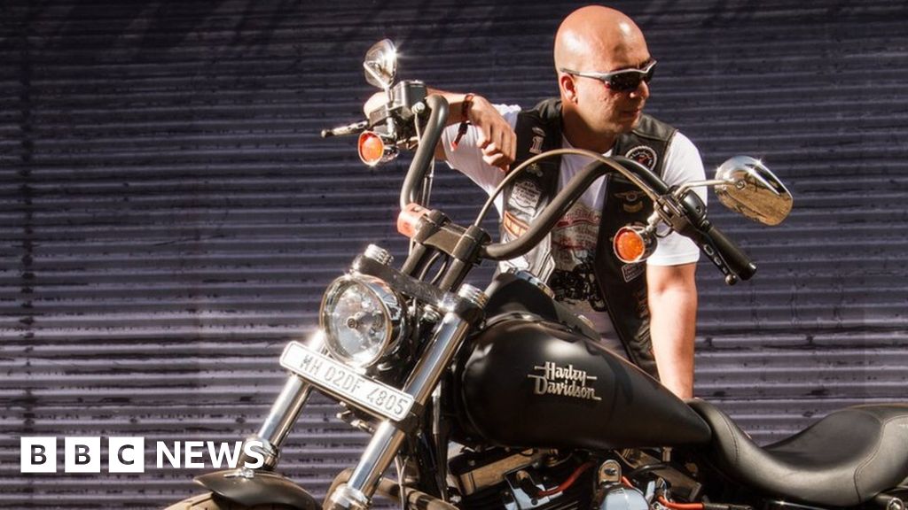 Motorcycle diaries: The new wave of Indian bikers - BBC News