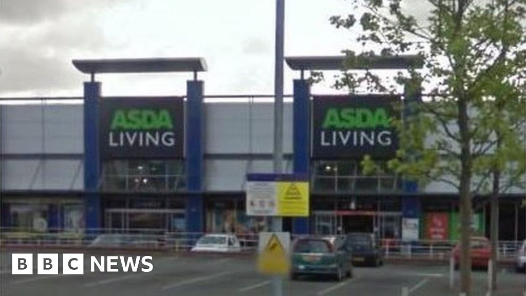 Manchester Asda brings in 'quiet hour' for autistic shoppers - BBC News