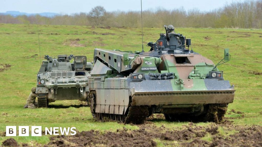 New Anglo-French rapid deployment force put through paces - BBC News