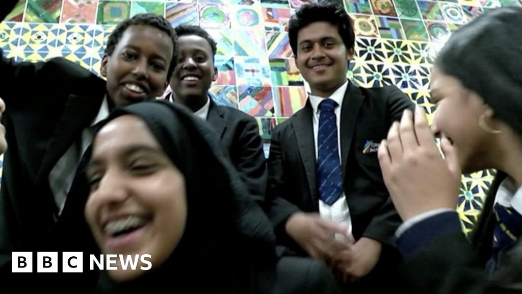Bristol students share their Ramadan experience - BBC News