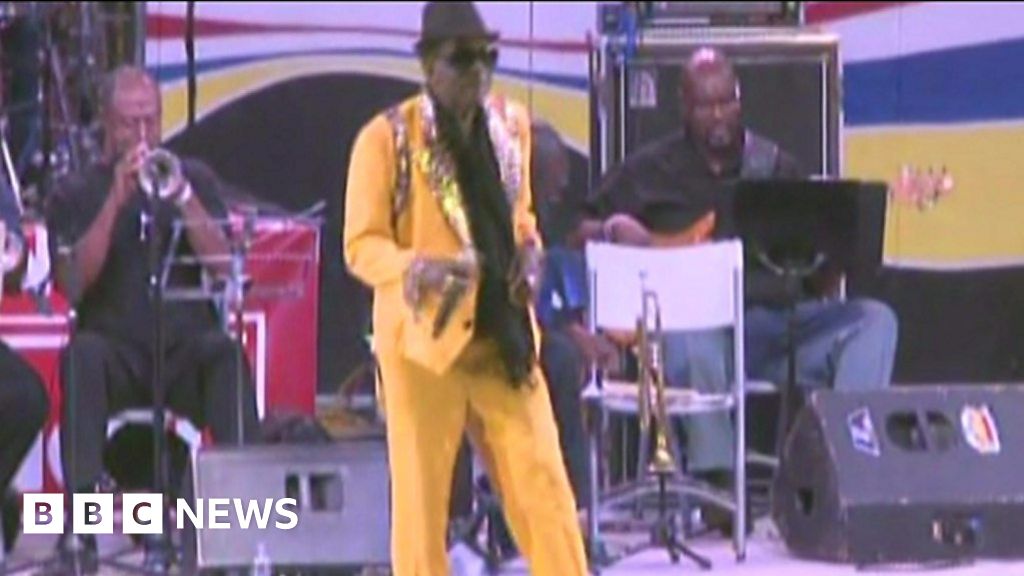 Competing to be Antigua's calypso monarch - BBC News