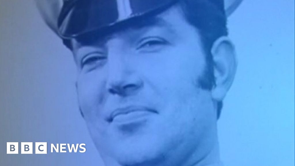 Police medal: Killed Merseyside PC's family back campaign