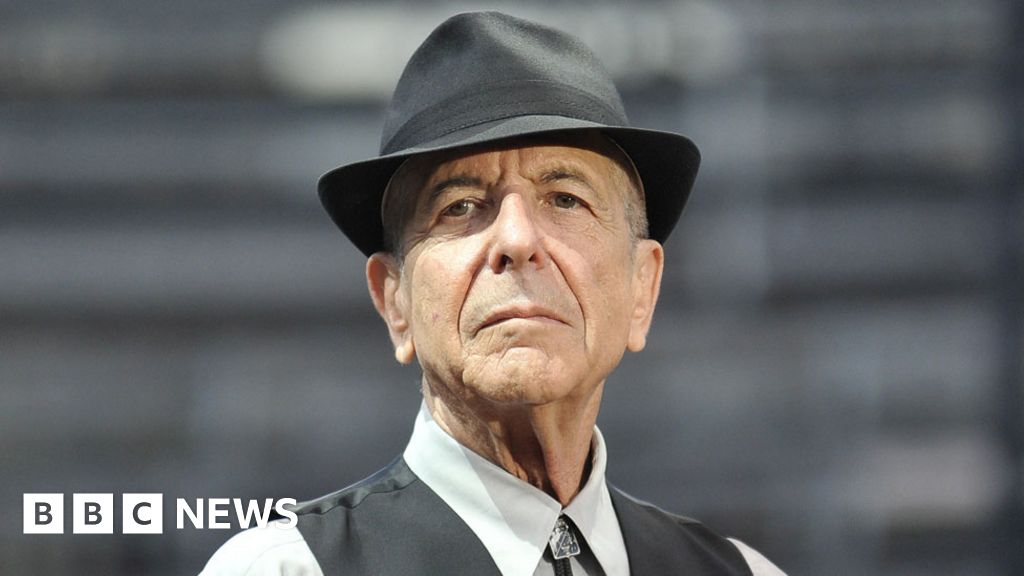 Leonard Cohen: Stars pay tribute to influential singer - BBC News