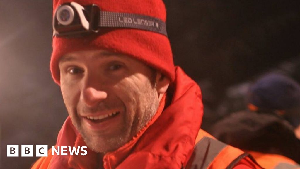 Rescuer Kevin Hallahan's Snowdon fall death 'accidental'
