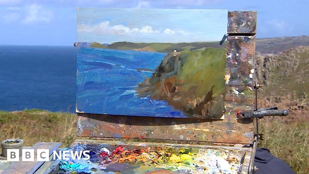 Cornish painters come together for record art attempt - BBC News