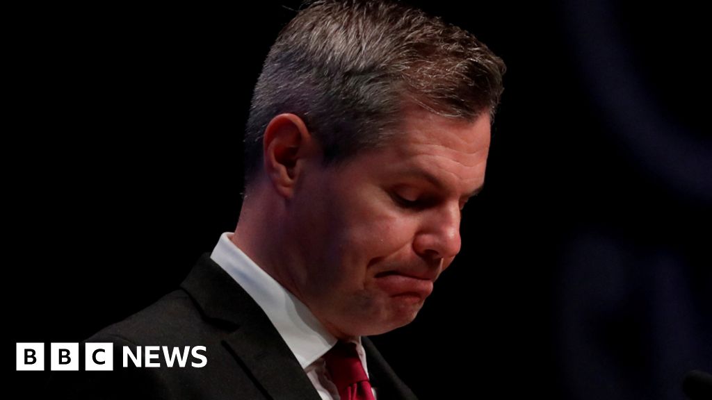 Derek Mackay still claiming expenses for Edinburgh accommodation - BBC News