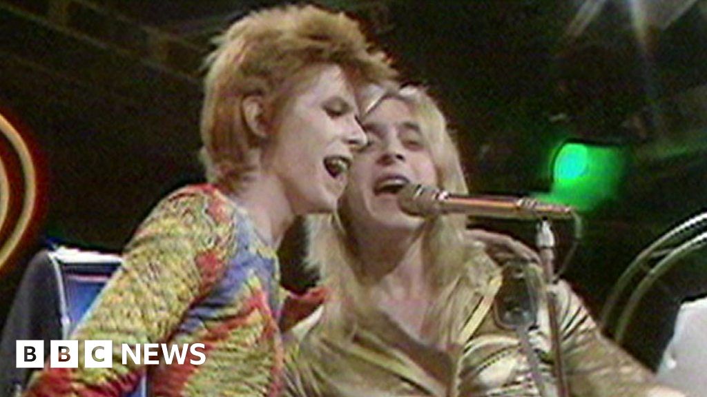 David Bowie performs Starman on Top of the Pops