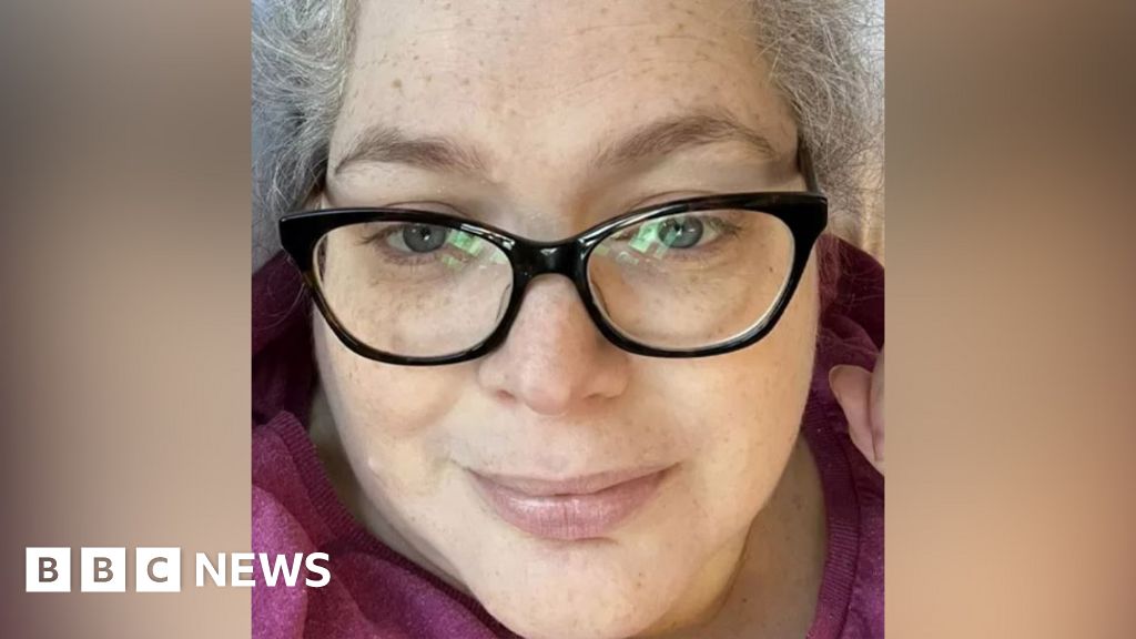 Woman in Ipswich Hospital waited four days to see doctor - BBC News