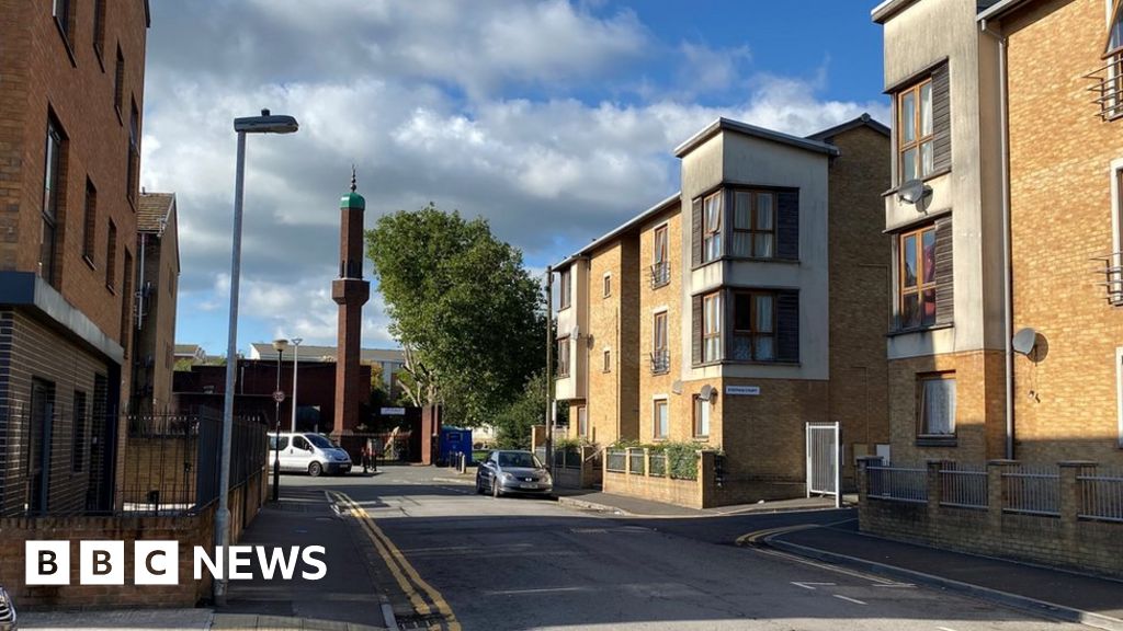 Man injured in early-hours Cardiff stabbing