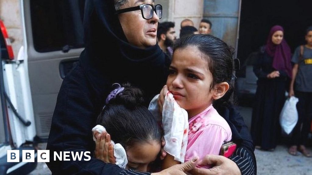 In Gaza, wounded children with no surviving family - BBC News