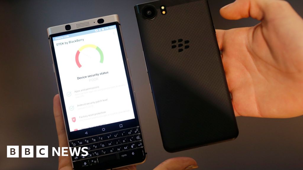 Blackberry sues Facebook in fight over app patents