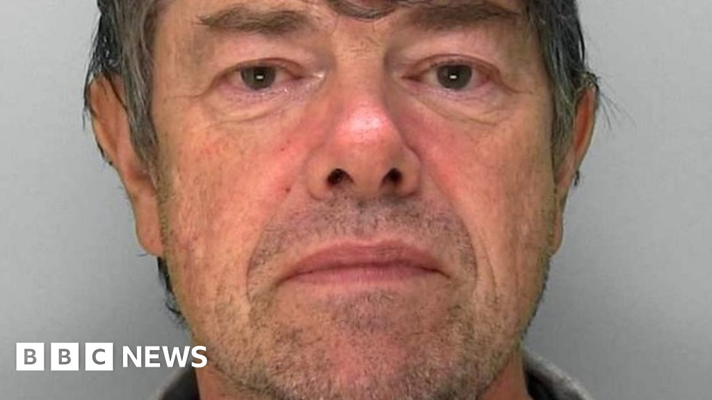 David Lancaster jailed for sledgehammer murder of wife - BBC News