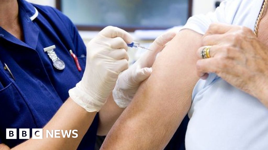 NHS staff urged to get flu jabs to protect patients